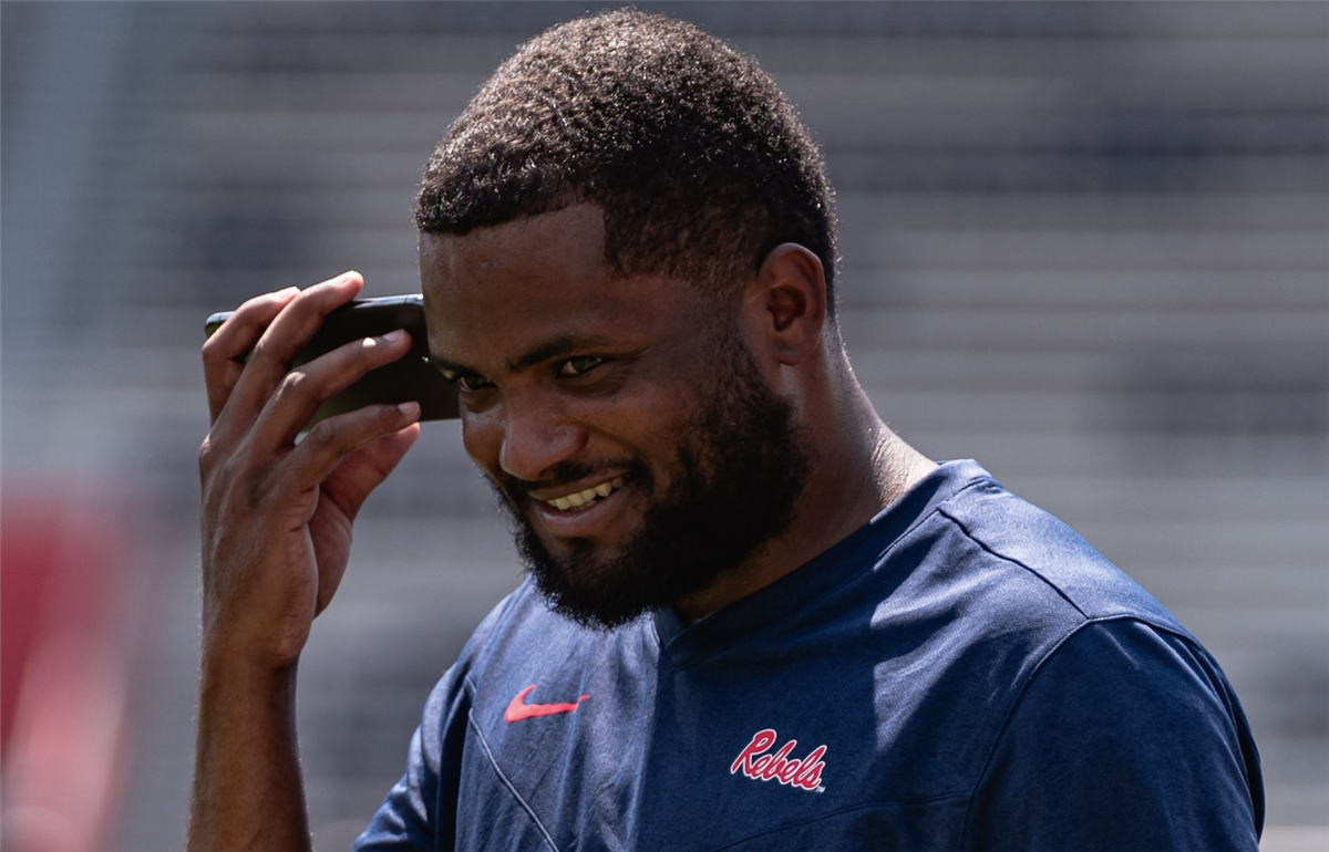 Report | Kelvin Bolden in the running to become Ole Miss tight ends coach