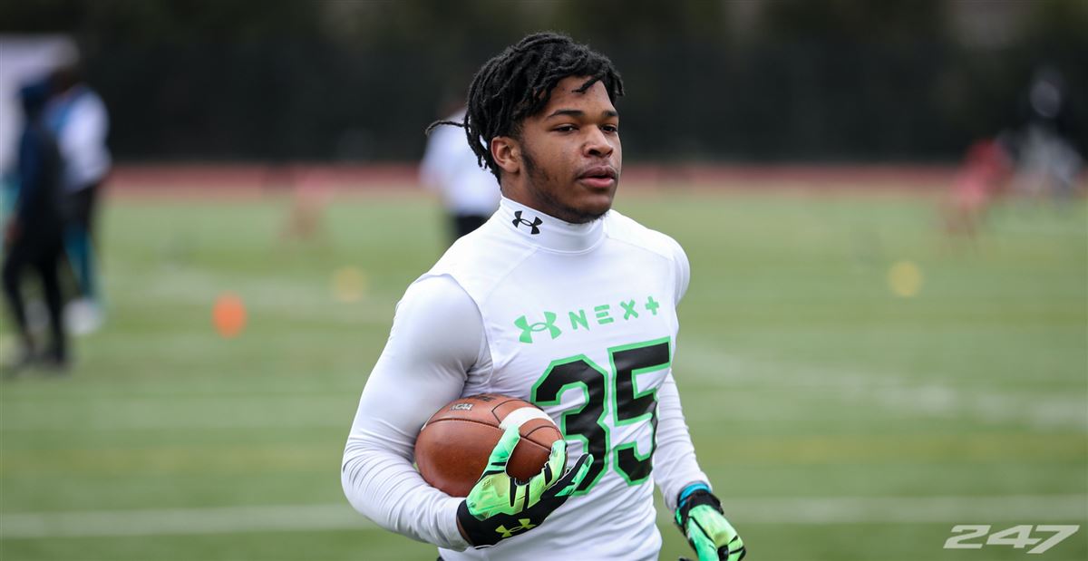 Michigan, Hart staying after four-star back