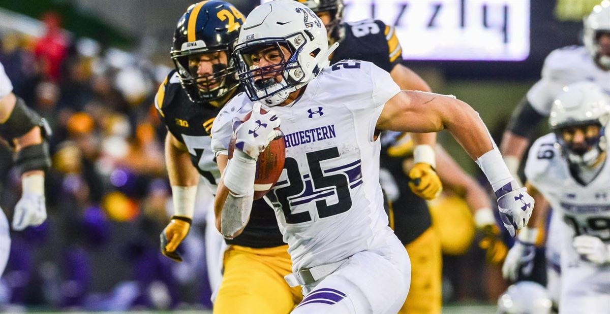 UCF lands Northwestern running back transfer Isaiah Bowser