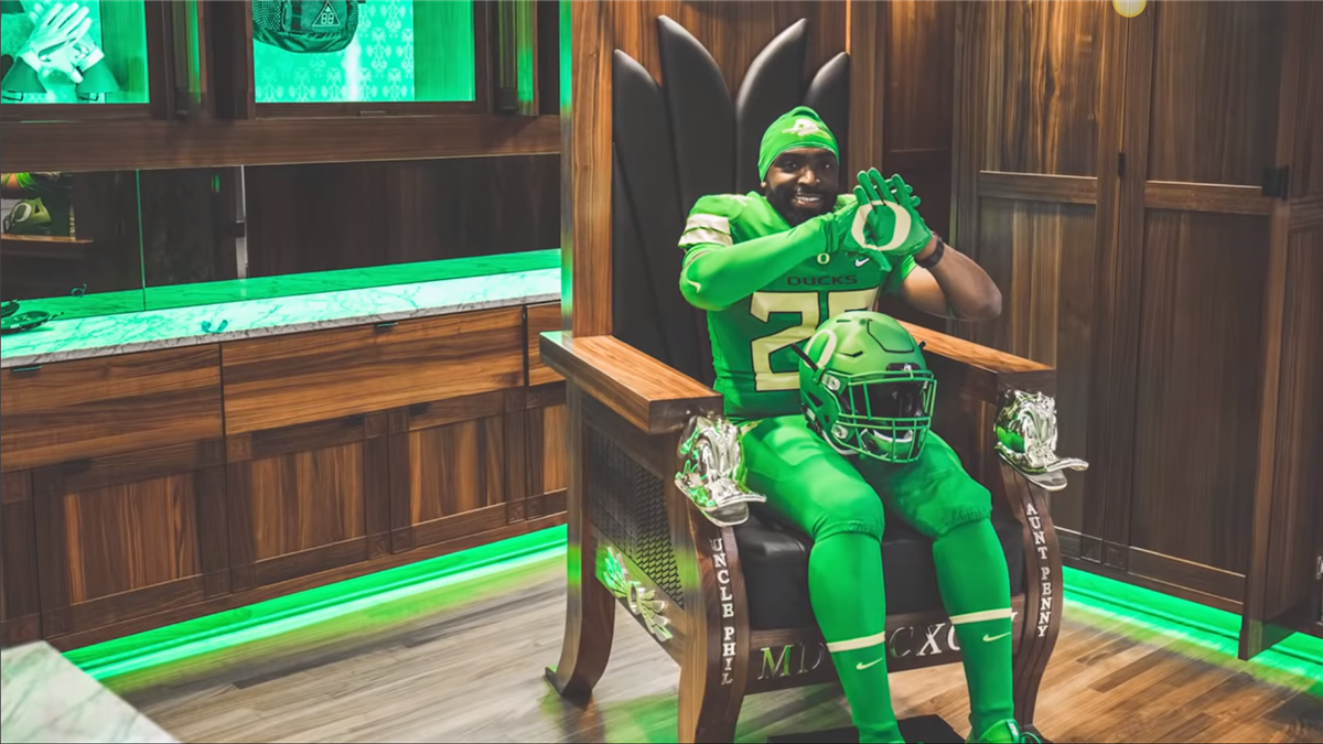 An inside look at Oregon football's facilities