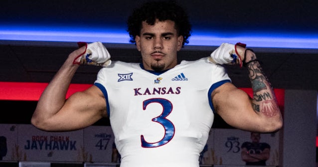 Minnesota edge Austin Booker commits to Kansas