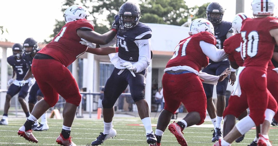 Elijah Roberts a big win for Diaz and the Hurricanes