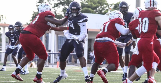 Elijah Roberts a big win for Diaz and the Hurricanes