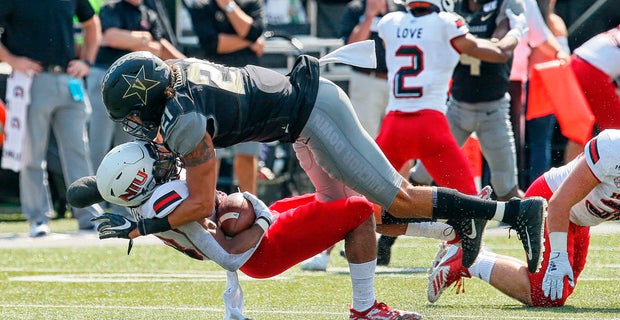 Arizona adds Vanderbilt linebacker Kenny Hebert