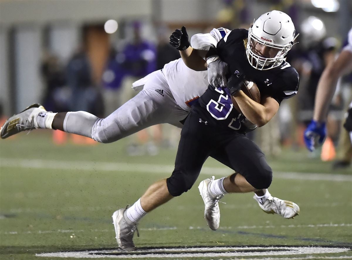 PHOTO GALLERY: Top-Ranked Graham-Kapowsin Defeats Sumner
