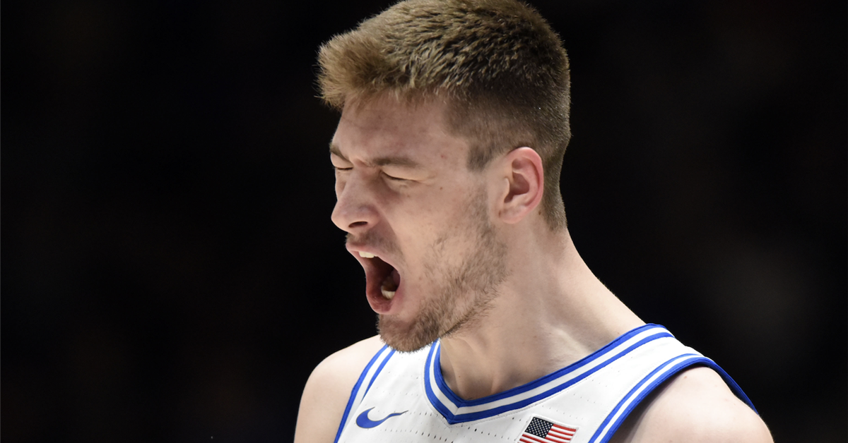 Duke's Kyle Filipowski opposes villain label after tripping incident ...