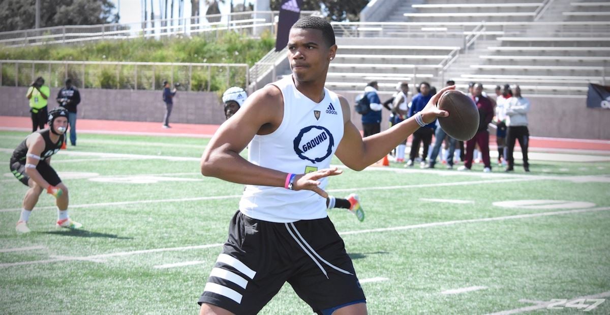 QB Doug Brumfield pulls the trigger