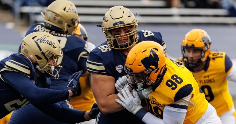 Transfer center Ryan Beckman commits to East Carolina