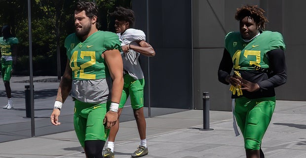 Oregon linebacker Jackson LaDuke plans to place name in transfer portal