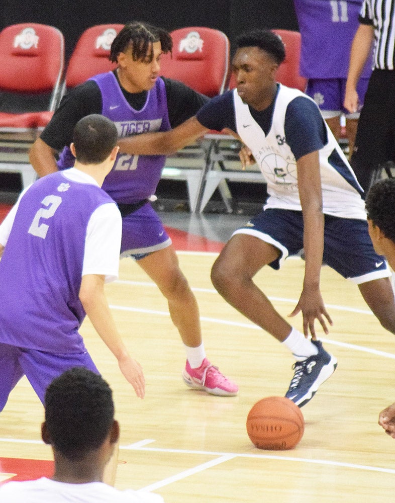 Sights and Sounds: Top basketball targets Royal, Booker go head to head ...