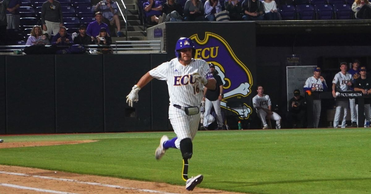 ECU 12, Elon 0 (7): How it looked from the dugouts