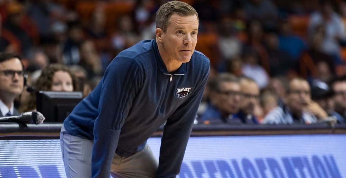 FAU men's basketball coach Dusty May signs contract extension