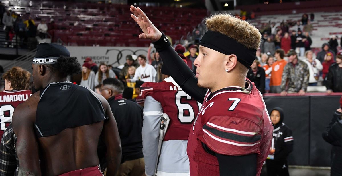 Twenty-five Gamecocks earn degrees