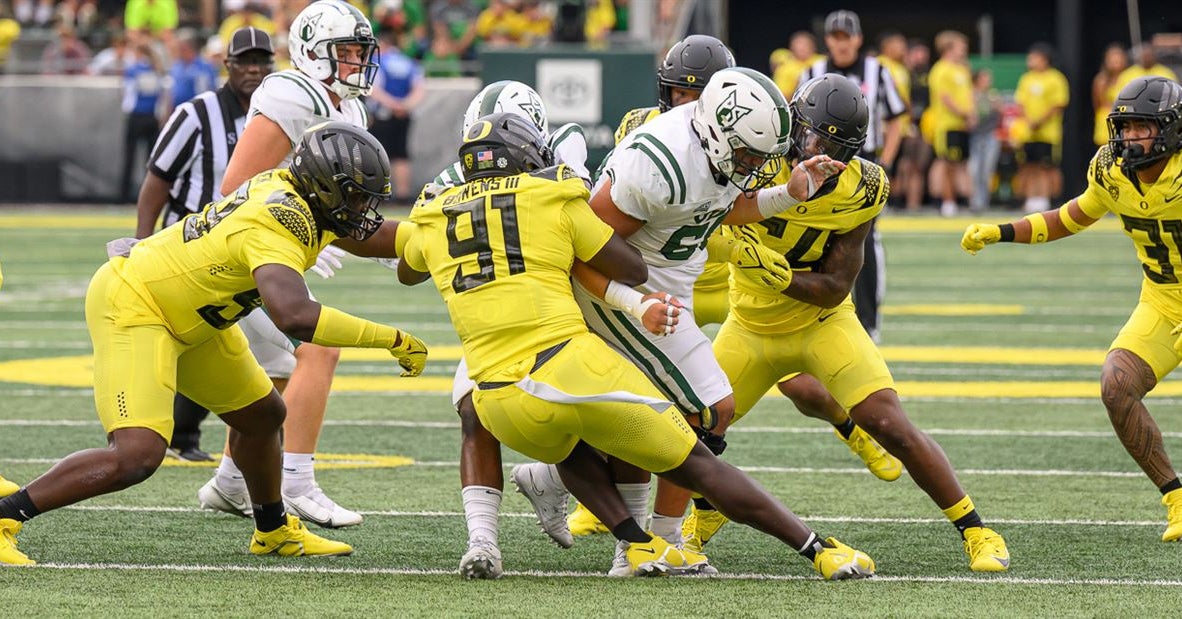 Oregon DL Johnny Bowens III enters the transfer portal