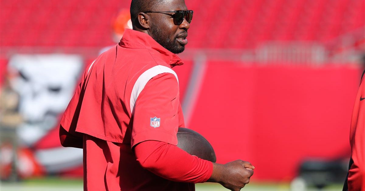 Buccaneers hiring Thad Lewis to QBs coach: Ex-NFL QB, former Duke ...