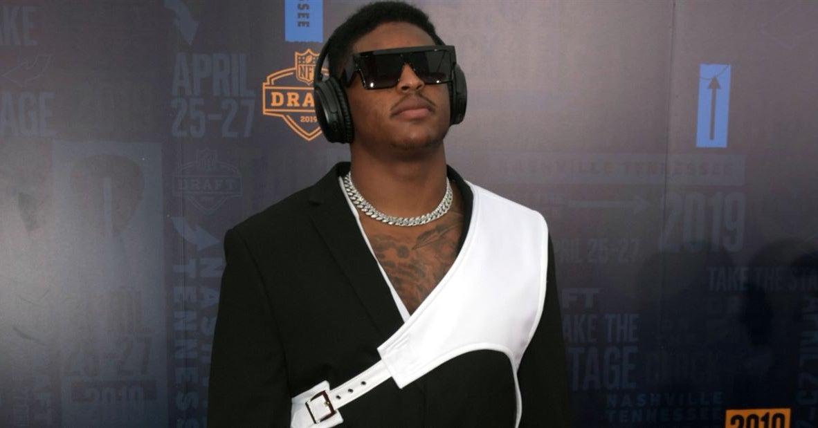 Devin Bush's outfit steals show at 2019 NFL Draft