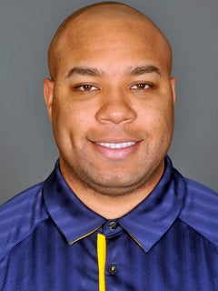 Vols hire Gillespie to coach RBs