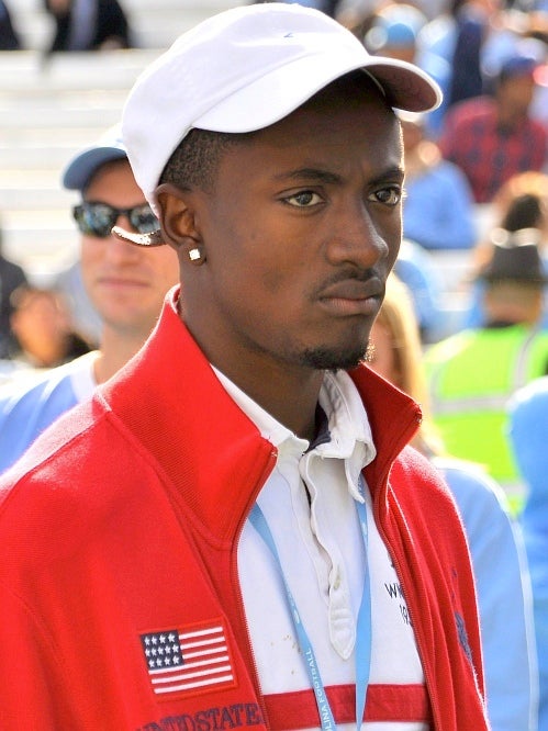 Davis committed but taking visits