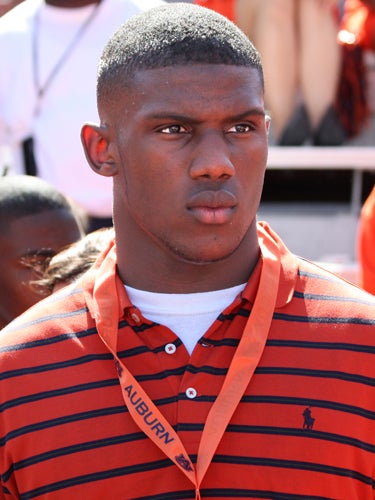 Gators in the mix for DE Ward